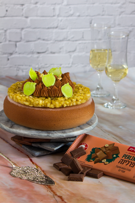 עוגת מוס פרלינה ותפוחים - מלכי אדלר